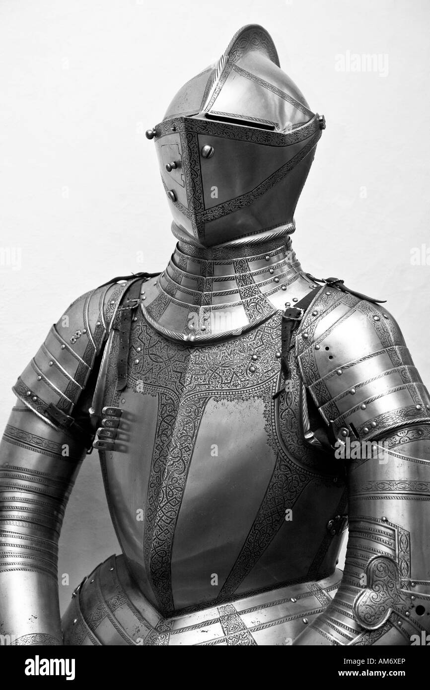 Alte rüstung Schwarzweiß-Stockfotos und -bilder - Alamy