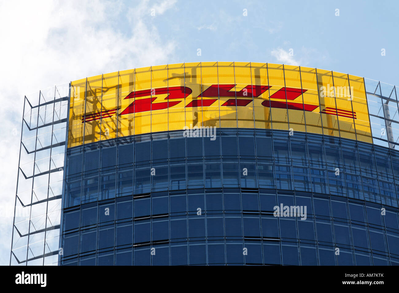 Dhl logo -Fotos und -Bildmaterial in hoher Auflösung – Alamy