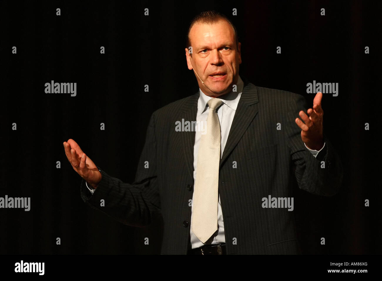 Kabarett und Varieté Stockfotos und -bilder Kaufen - Alamy