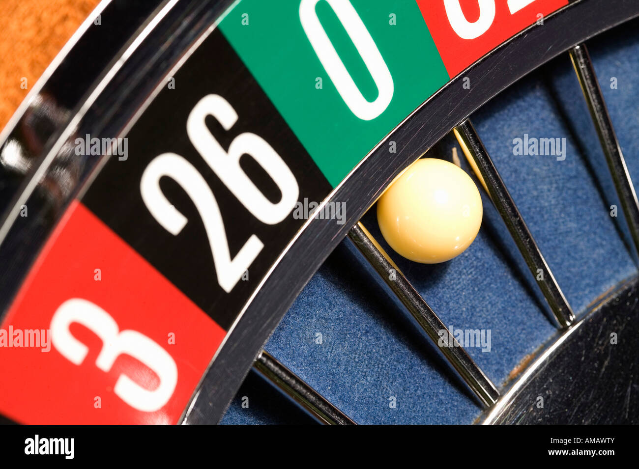 Wheel of fortune blue -Fotos und -Bildmaterial in hoher Auflösung – Alamy