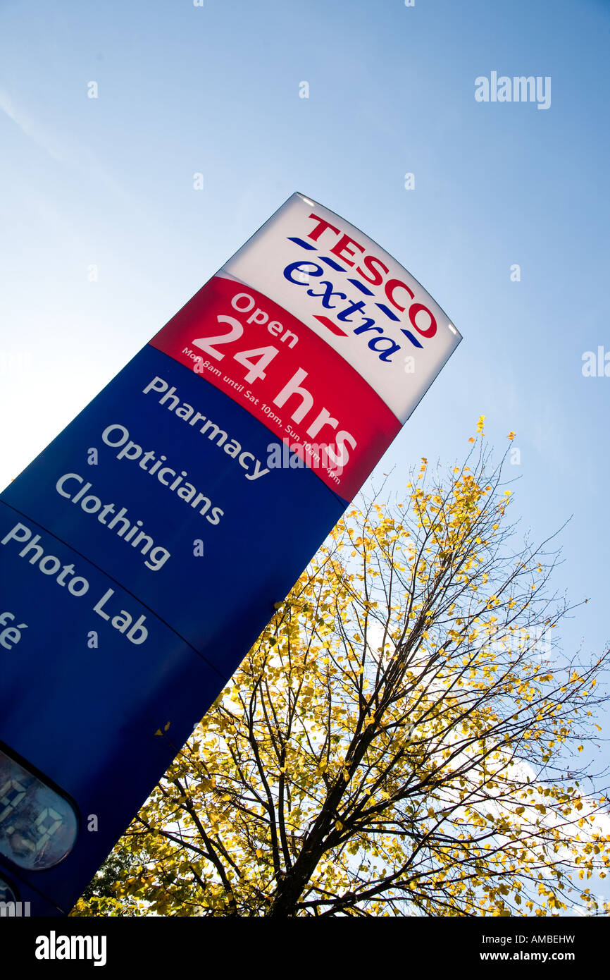 Tesco extra logo -Fotos und -Bildmaterial in hoher Auflösung – Alamy