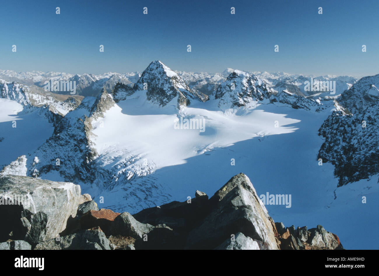 Blick auf piz buin -Fotos und -Bildmaterial in hoher Auflösung – Alamy