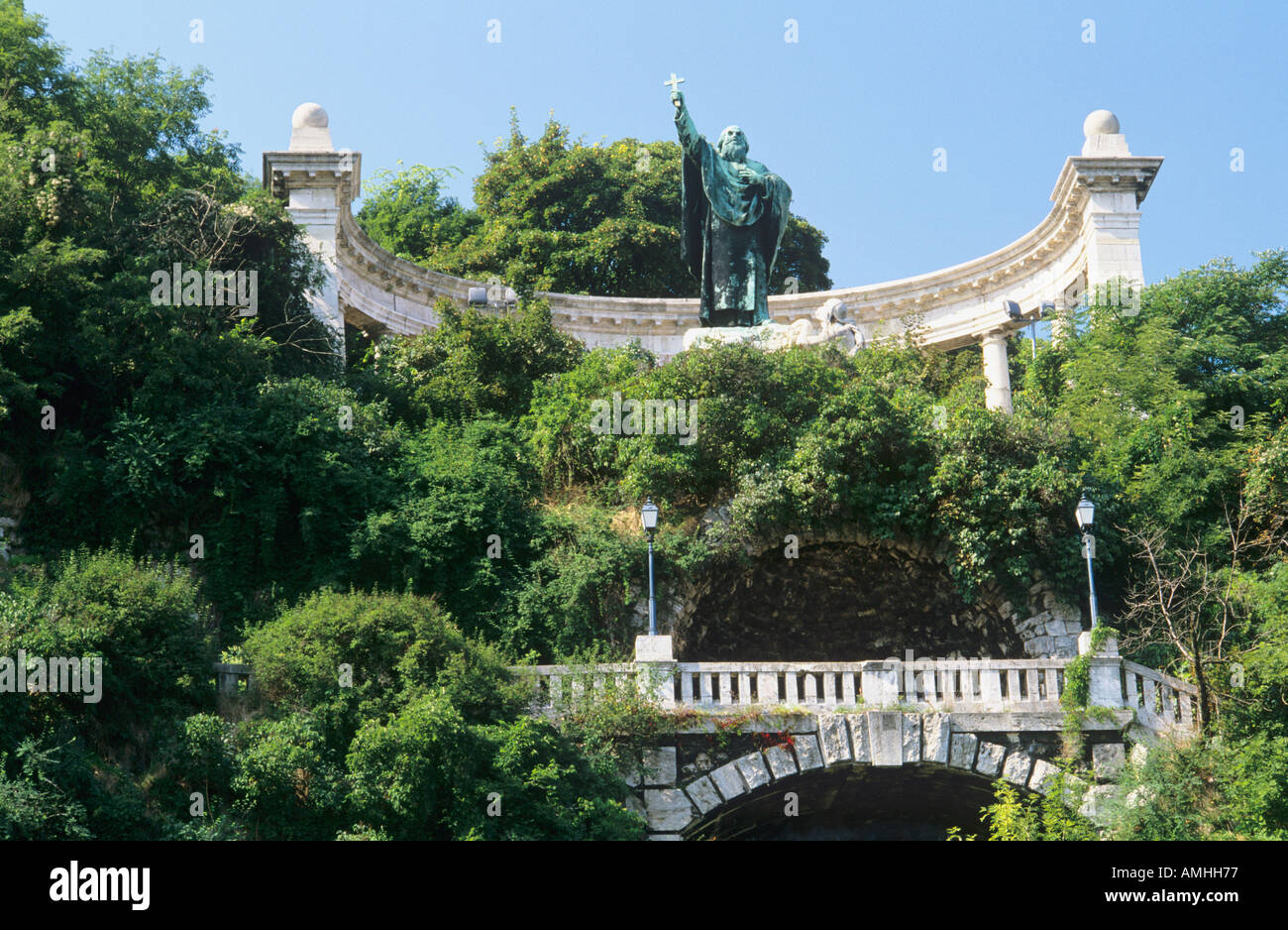 Heilige gellert statue -Fotos und -Bildmaterial in hoher Auflösung – Alamy