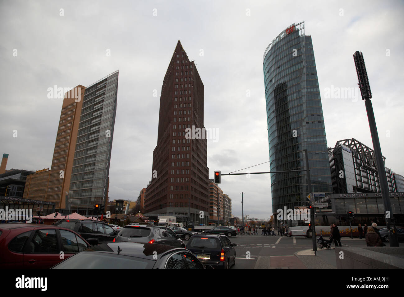 Pwc hochhaus -Fotos und -Bildmaterial in hoher Auflösung – Alamy