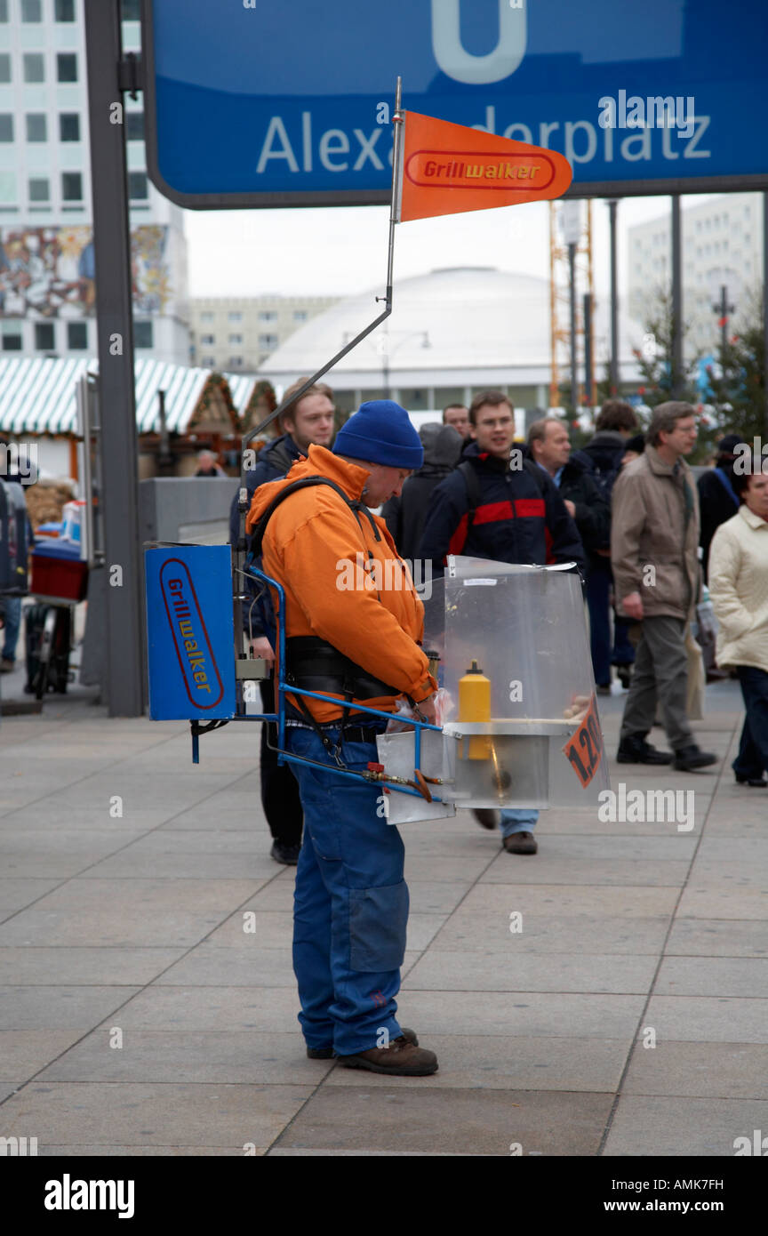 Berlin alexanderplatz bratwurst -Fotos und -Bildmaterial in hoher ...
