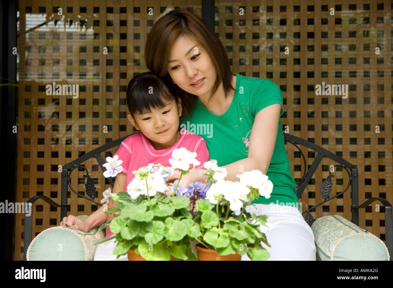 Japanische mutter und tochter -Fotos und -Bildmaterial in hoher Auflösung – Alamy