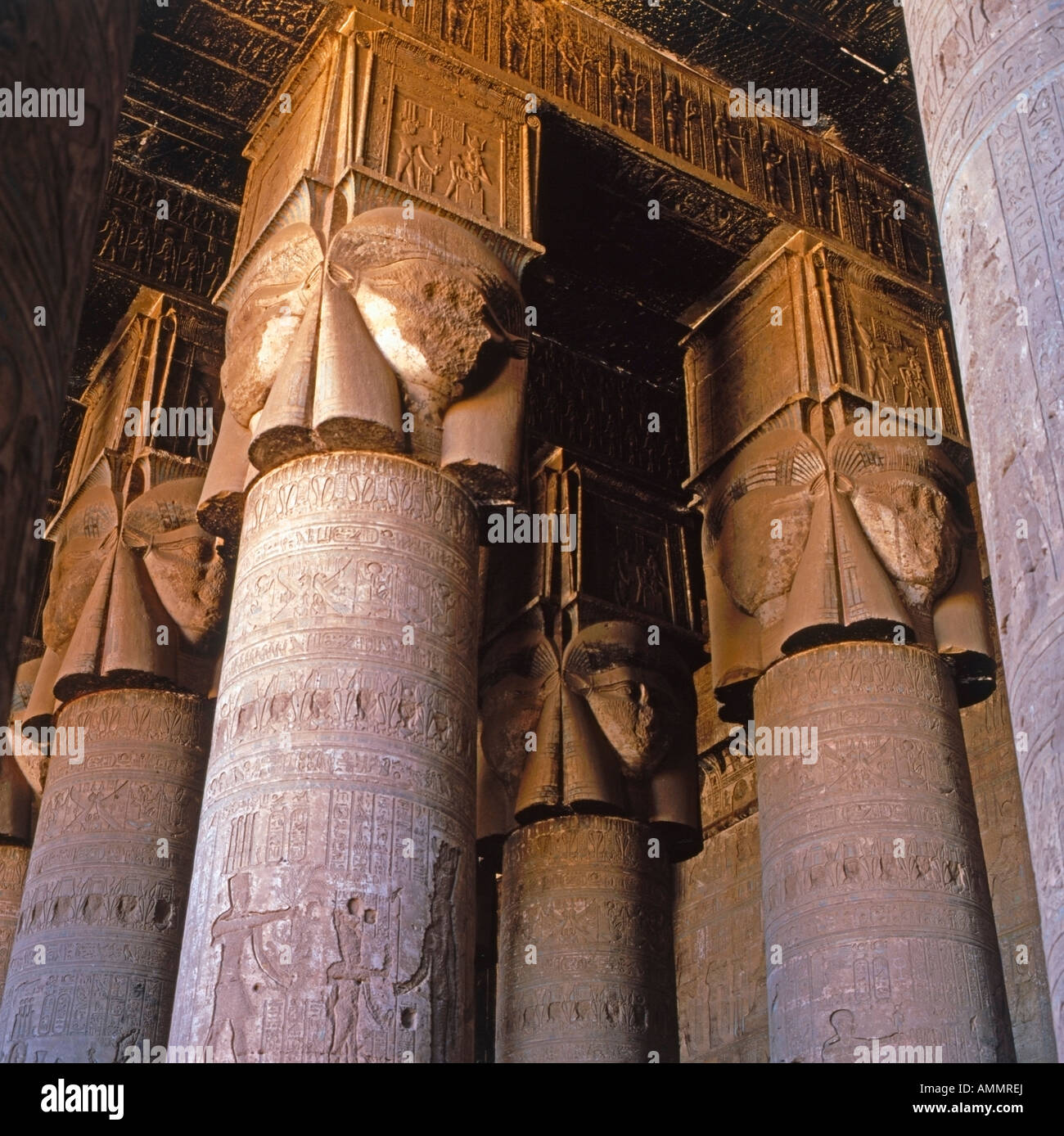 Hathor pillar egypt -Fotos und -Bildmaterial in hoher Auflösung – Alamy