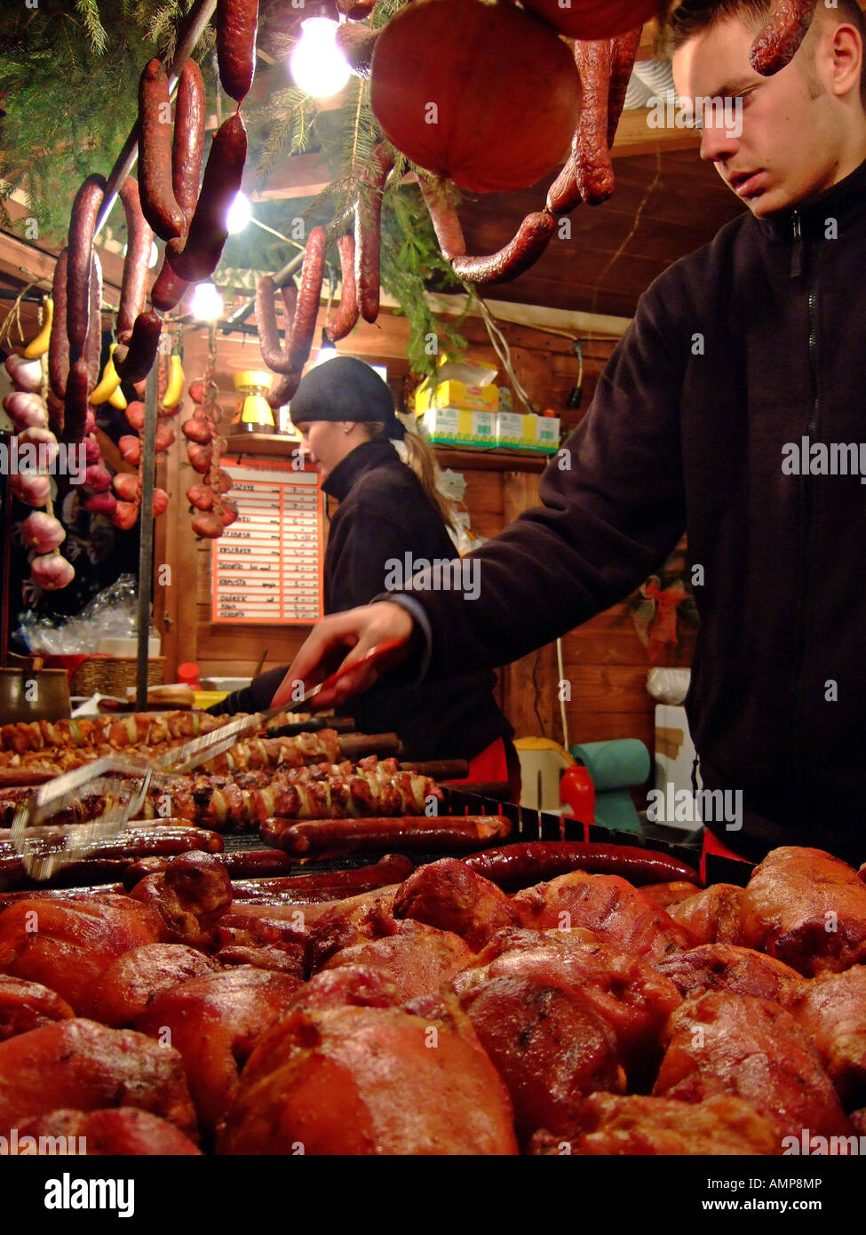 Essen stand, Weihnachtsmarkt, Krakau, Polen Stockfotografie - Alamy