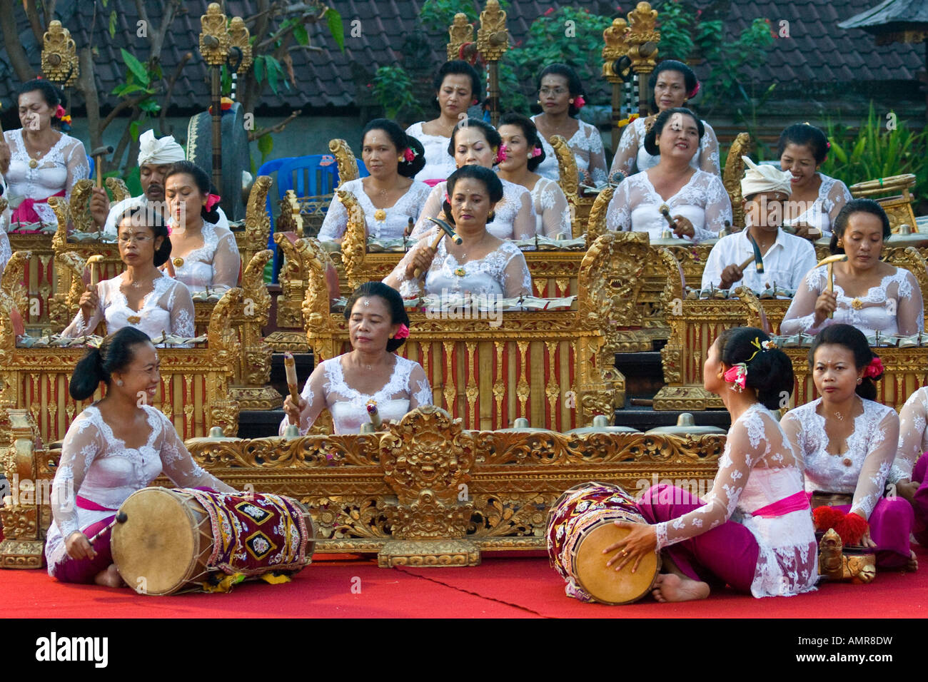 Ubud gamelan cultural show bali -Fotos und -Bildmaterial in hoher ...