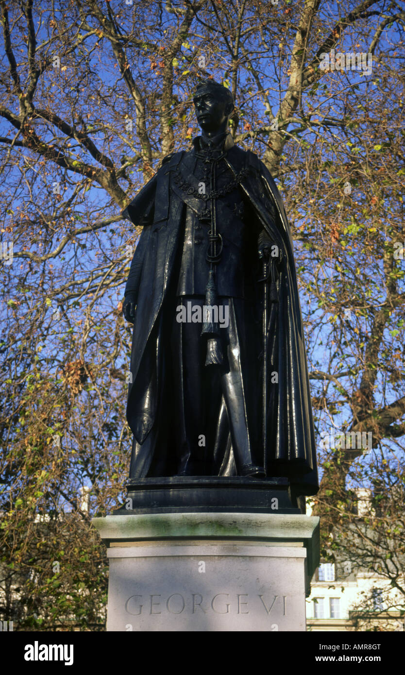 King george vi statue -Fotos und -Bildmaterial in hoher Auflösung – Alamy