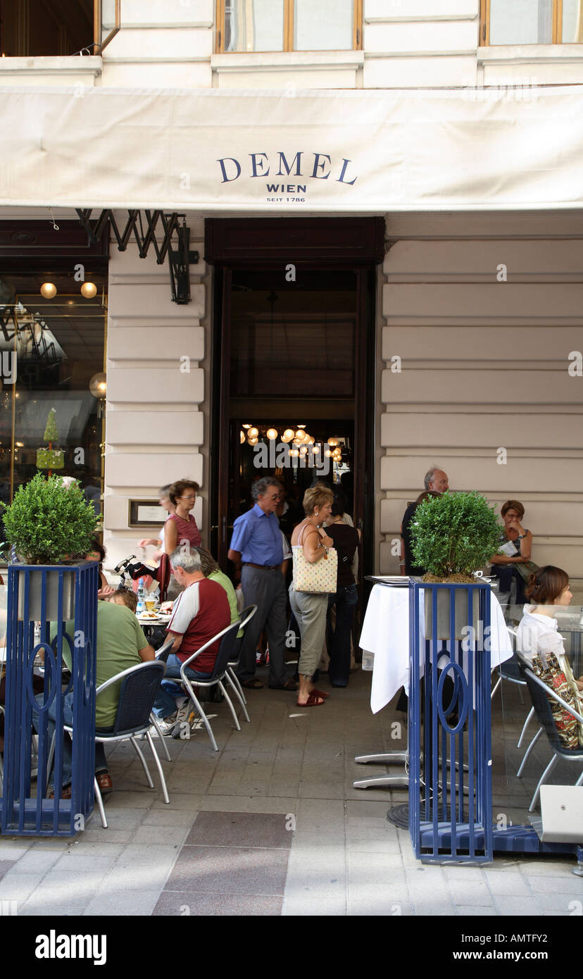 Cafe Demel am Kohlmarkt in Wien, Österreich Stockfotografie - Alamy