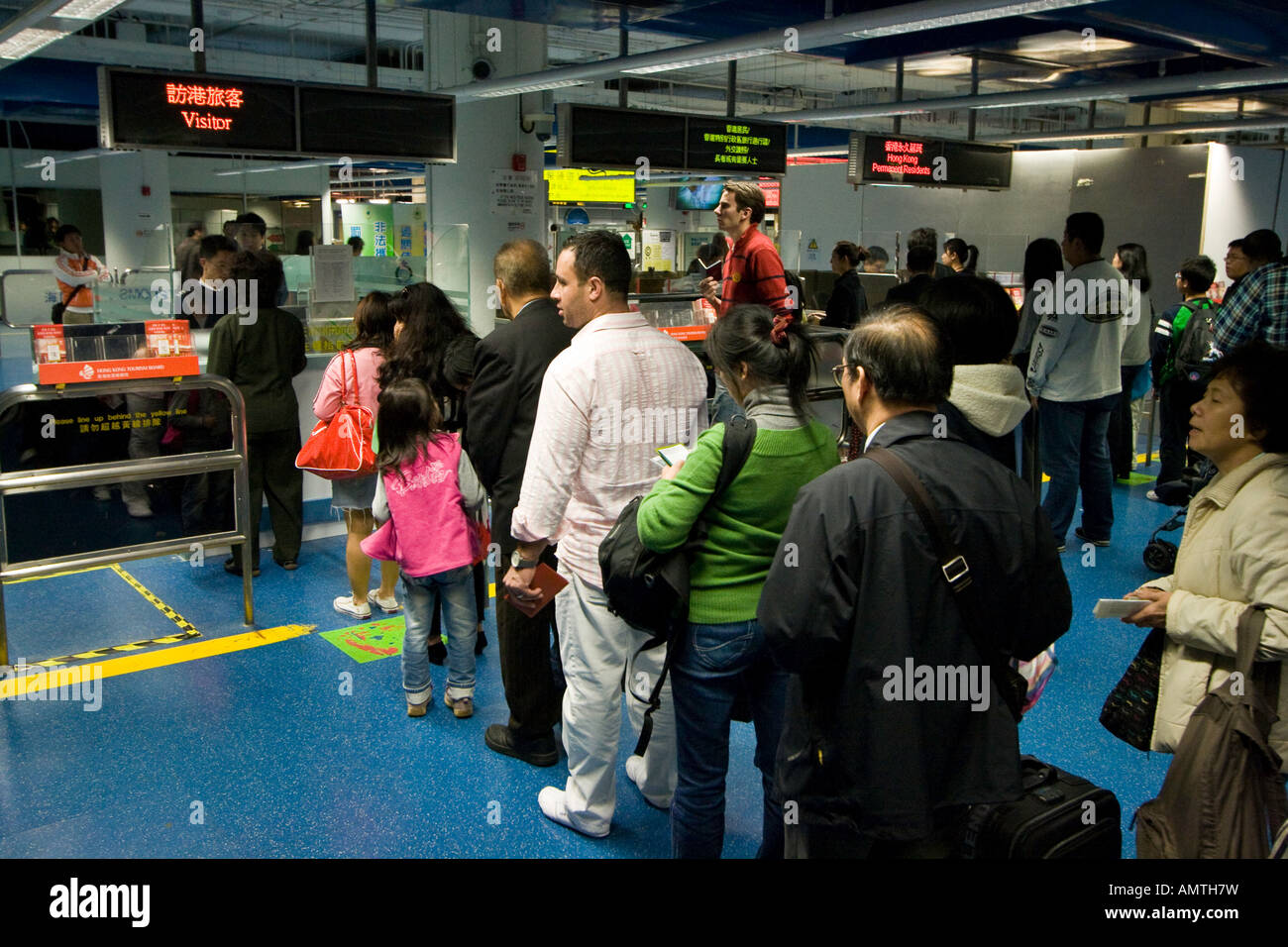 Border macau immigration -Fotos und -Bildmaterial in hoher Auflösung ...