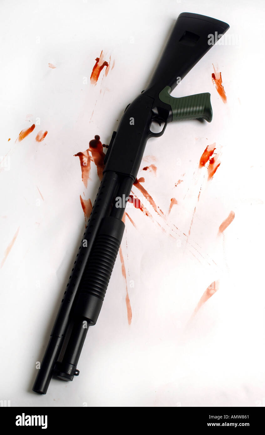 Pump action schrotflinte -Fotos und -Bildmaterial in hoher Auflösung ...