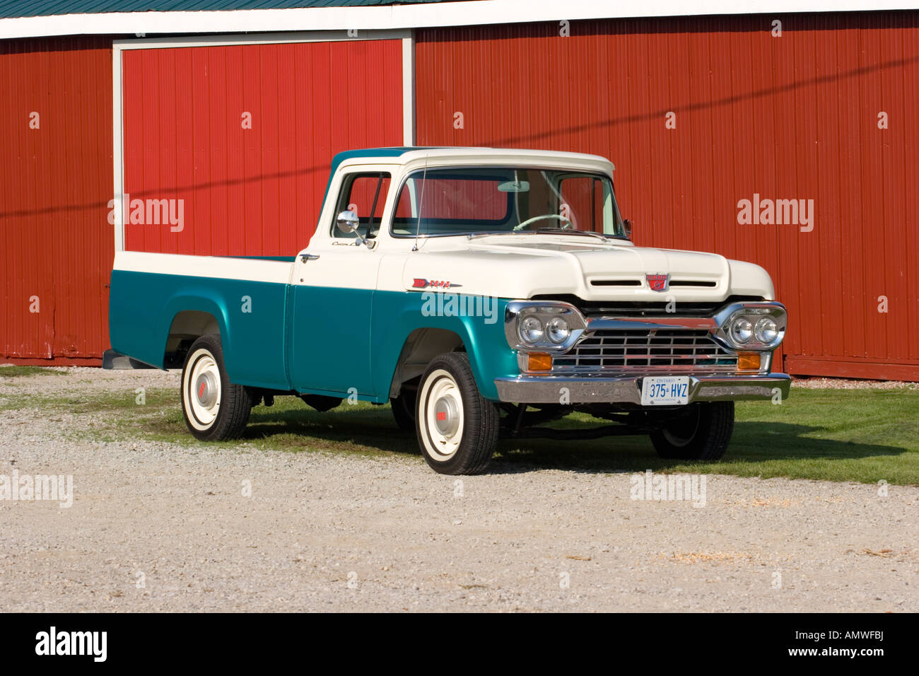 1960 ford f 100 -Fotos und -Bildmaterial in hoher Auflösung – Alamy