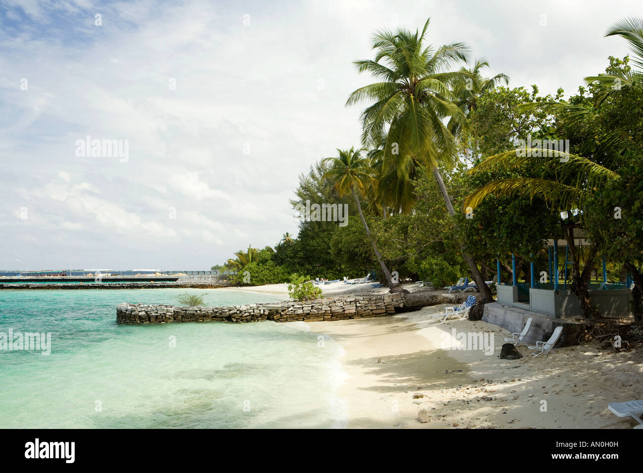 Addu Atoll Gan Equator Village Resort auf den Malediven Strand ...
