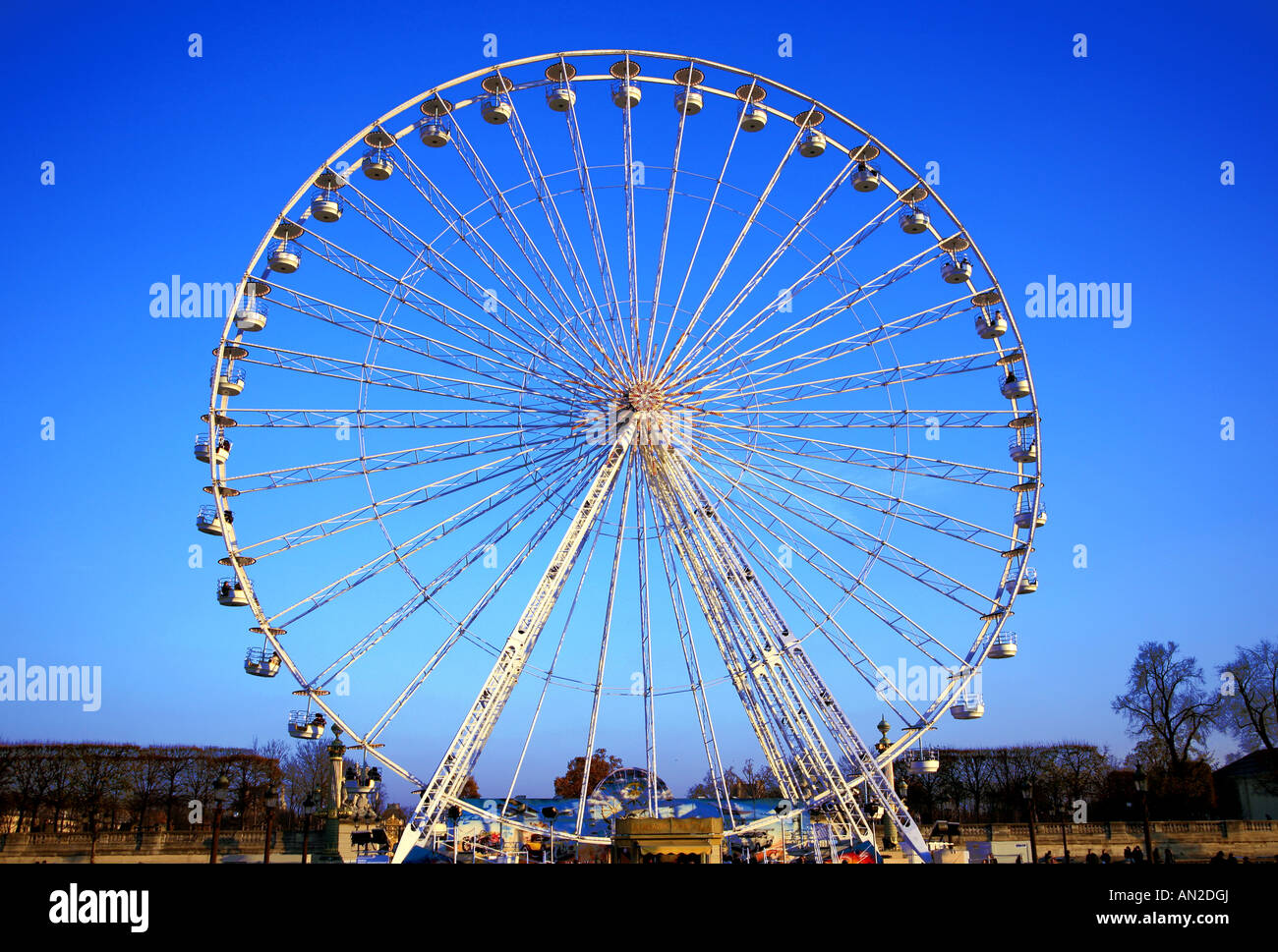 Roue de rotation -Fotos und -Bildmaterial in hoher Auflösung – Alamy