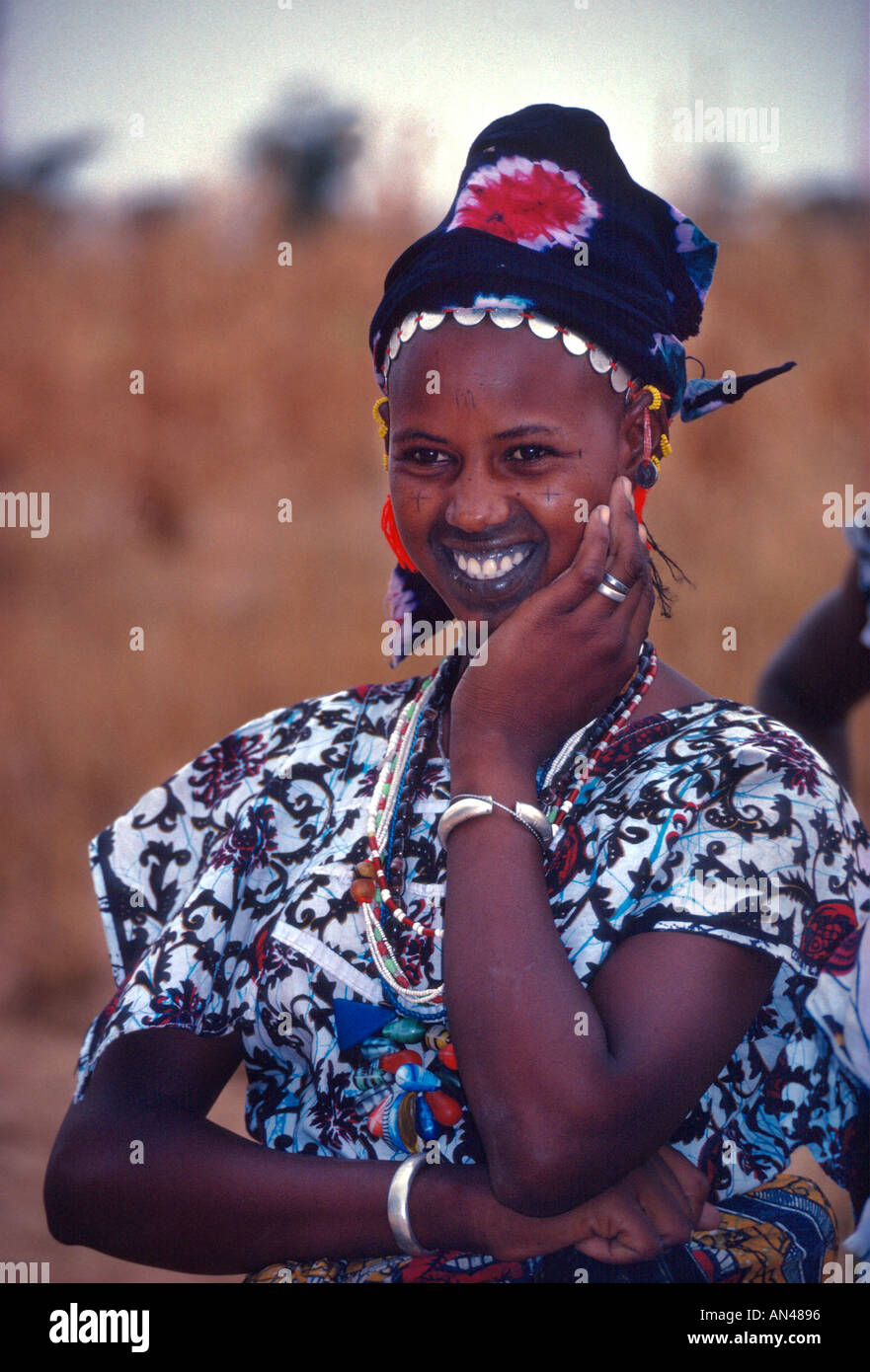 Peul-Fulani-Mädchen mit Schmuck Northern Bandiagara Escarpment Mali ...