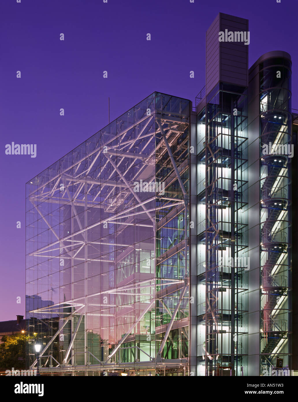 Tower bridge house -Fotos und -Bildmaterial in hoher Auflösung – Alamy