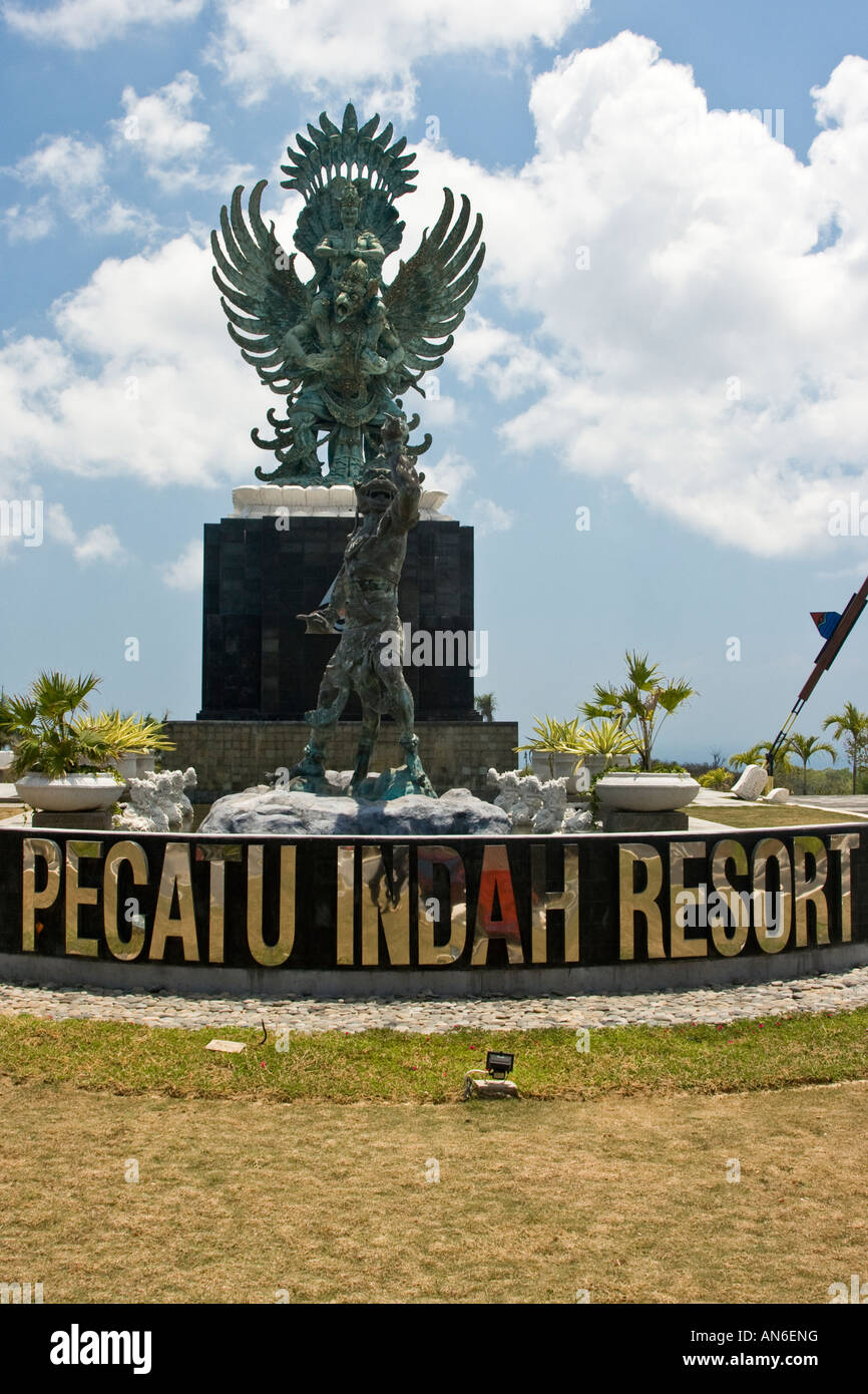 Bali garuda statue -Fotos und -Bildmaterial in hoher Auflösung – Alamy