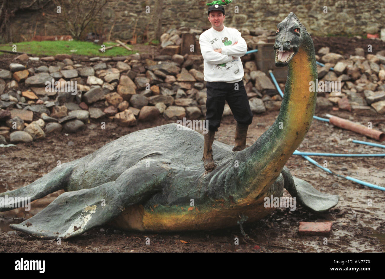 Loch Ness Monster Dummy Drumnadrochit Schottland Stockfotografie - Alamy
