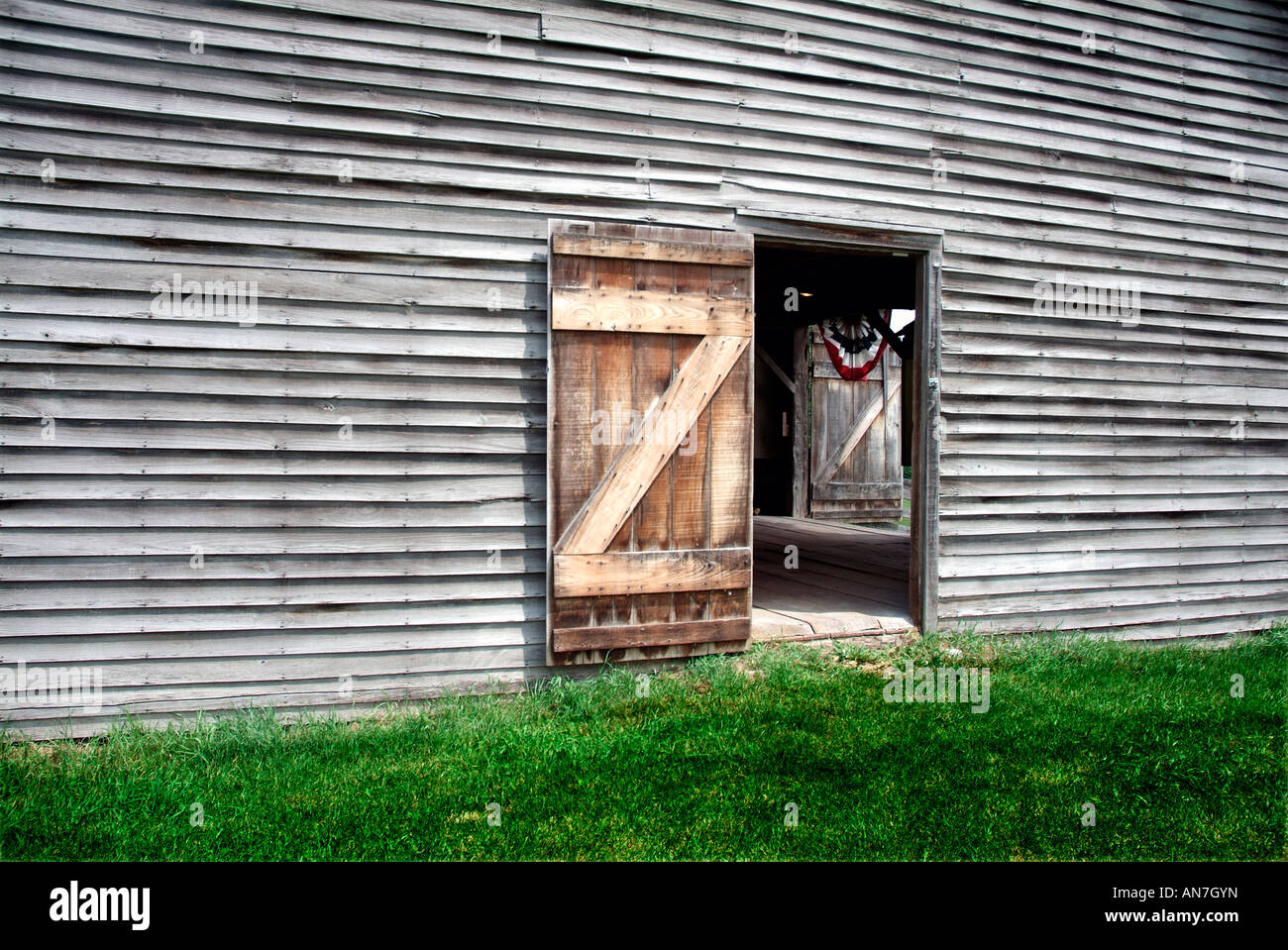 Graue ammer -Fotos und -Bildmaterial in hoher Auflösung – Alamy