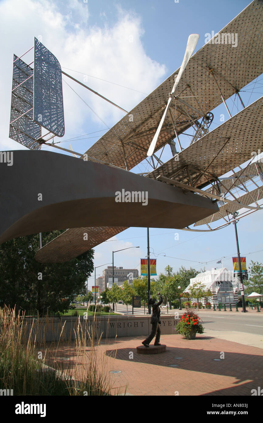 Hommage an die Wright Brüder Dayton Ohio 1905 Wright Flyer Denkmal Van ...