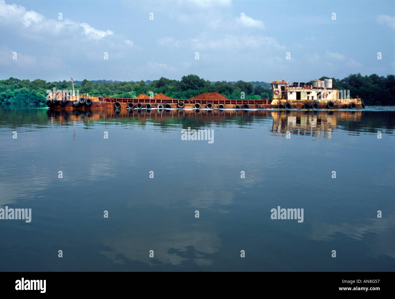 Selbstfahrende schiffe -Fotos und -Bildmaterial in hoher Auflösung – Alamy