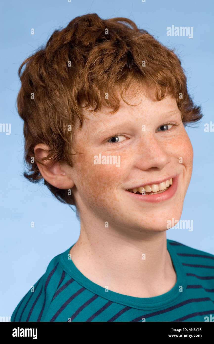 Kind mit sommersprossen -Fotos und -Bildmaterial in hoher Auflösung – Alamy