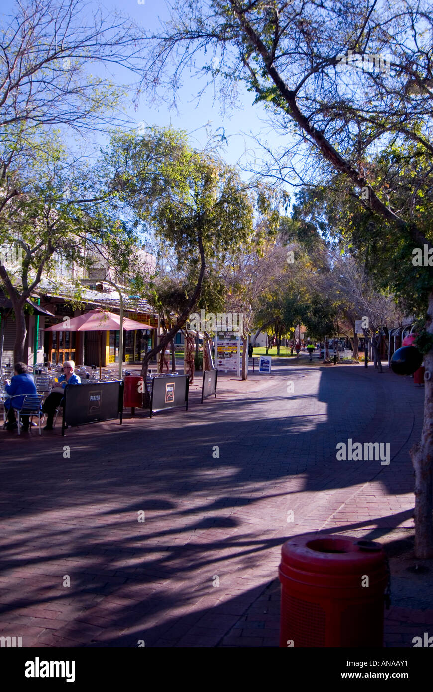 Alice springs shopping mall -Fotos und -Bildmaterial in hoher Auflösung ...