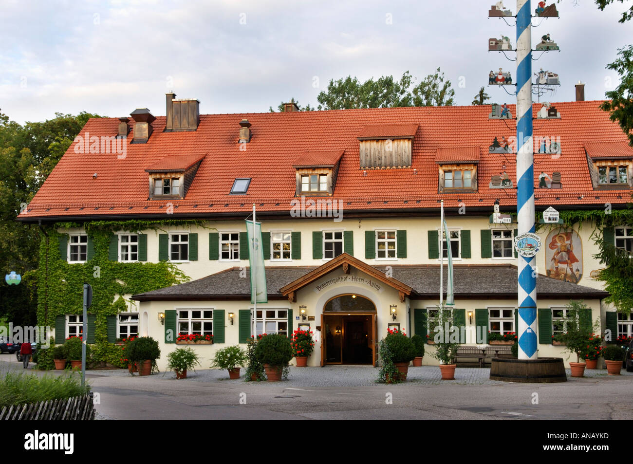 Brauereigasthof hotel aying -Fotos und -Bildmaterial in hoher Auflösung ...