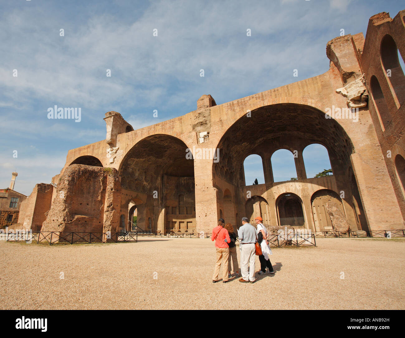Basilika von maxentius und constantine -Fotos und -Bildmaterial in ...