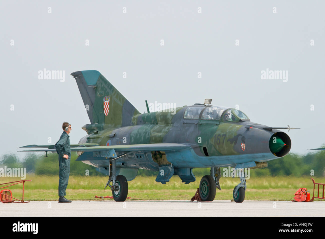 Kroatische Luftwaffe MiG-21 UMD "167" Abschuss Motor Stockfotografie ...