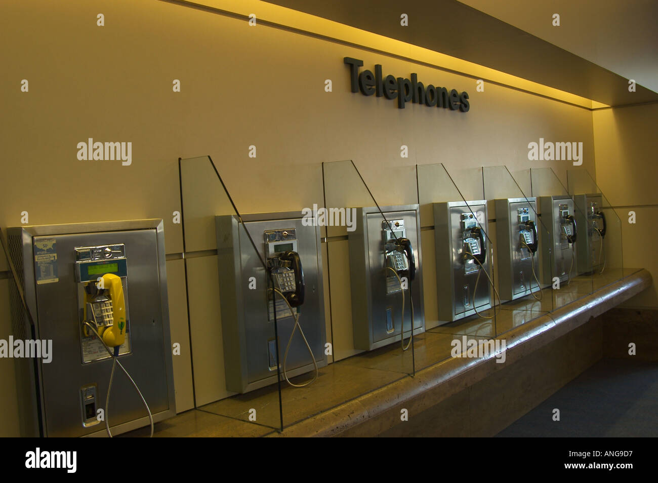 Viele telefone -Fotos und -Bildmaterial in hoher Auflösung – Alamy
