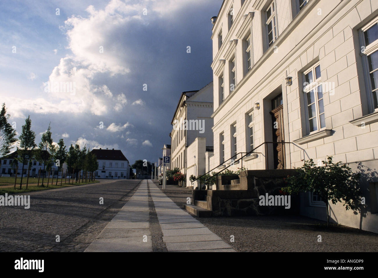 Altes haus putbus -Fotos und -Bildmaterial in hoher Auflösung – Alamy