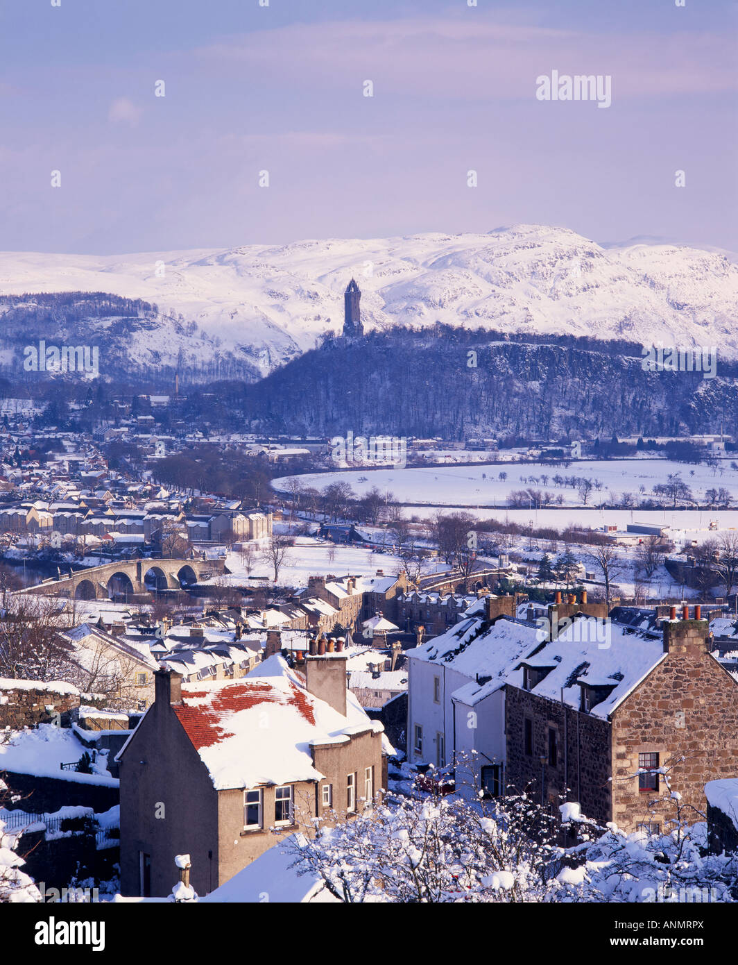Stirling stadt schnee winter -Fotos und -Bildmaterial in hoher ...