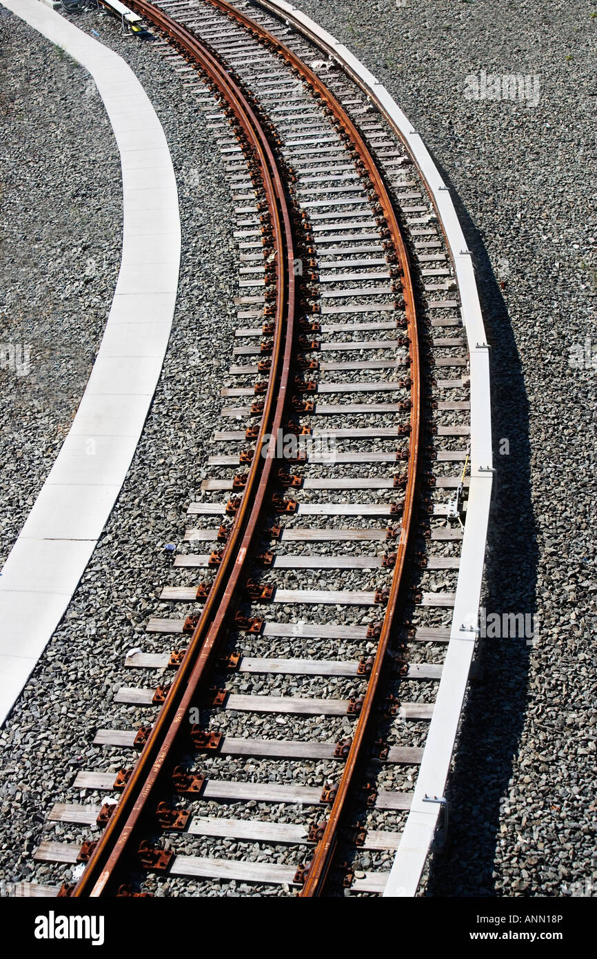 Intersecting railroad tracks -Fotos und -Bildmaterial in hoher ...