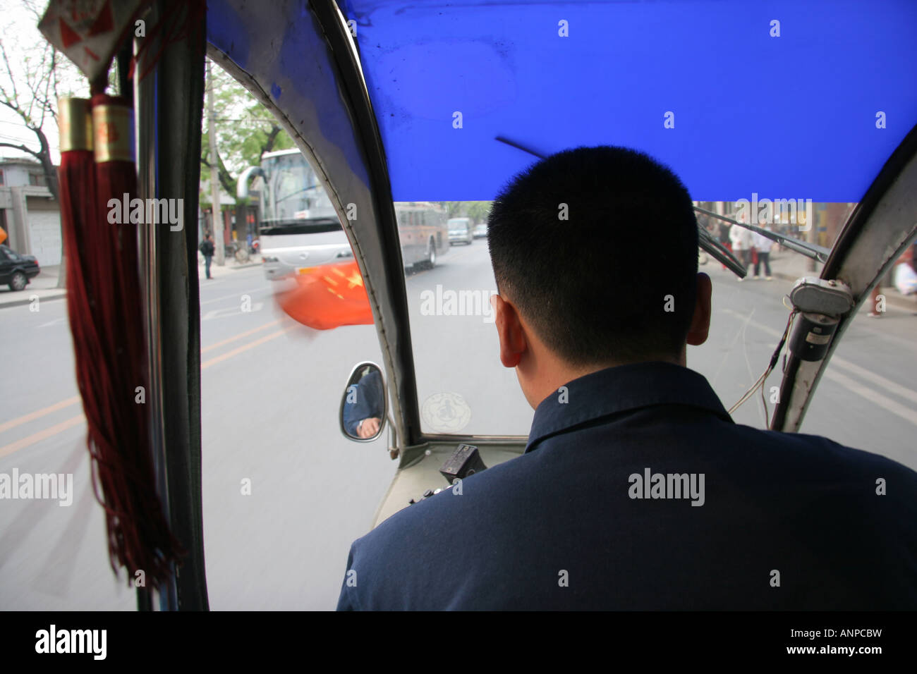 Speeding rickshaw -Fotos und -Bildmaterial in hoher Auflösung – Alamy