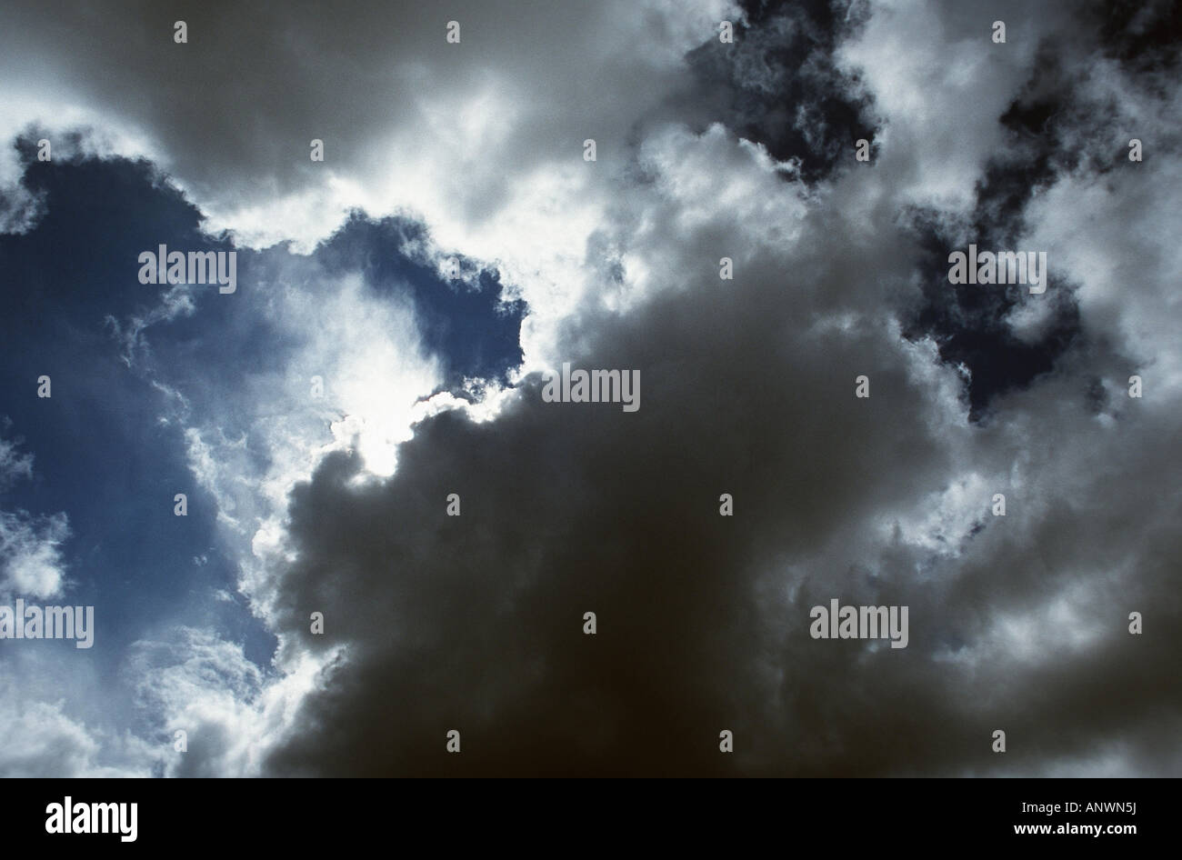 Cumulus fractus wolken -Fotos und -Bildmaterial in hoher Auflösung – Alamy