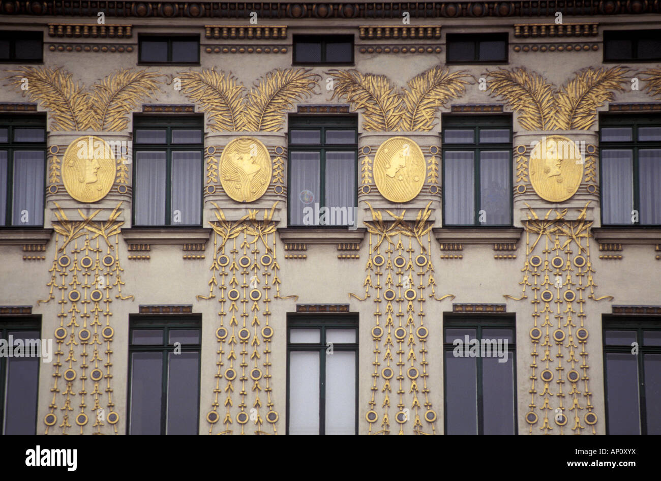 Facade otto wagner art nouveau -Fotos und -Bildmaterial in hoher ...