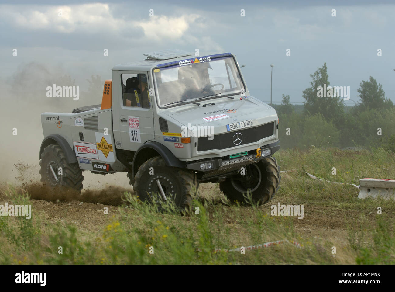 Mercedes Unimog-Race-Truck bei der Rallye Dresden Breslau 2007 zu ...