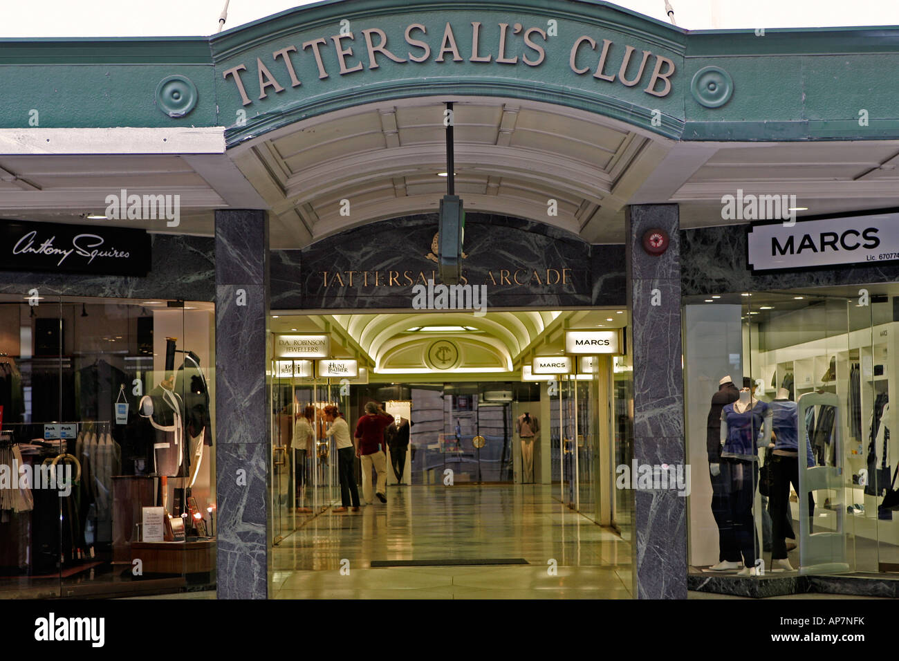 Vintage spielhalle zeichen -Fotos und -Bildmaterial in hoher Auflösung ...