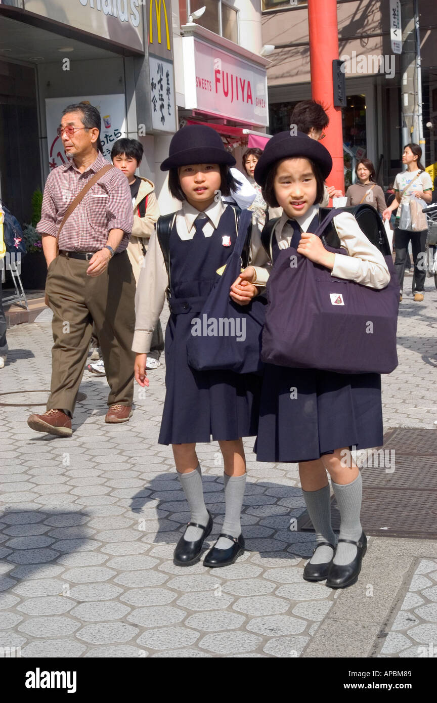 Japanische schulmädchen -Fotos und -Bildmaterial in hoher Auflösung – Alamy