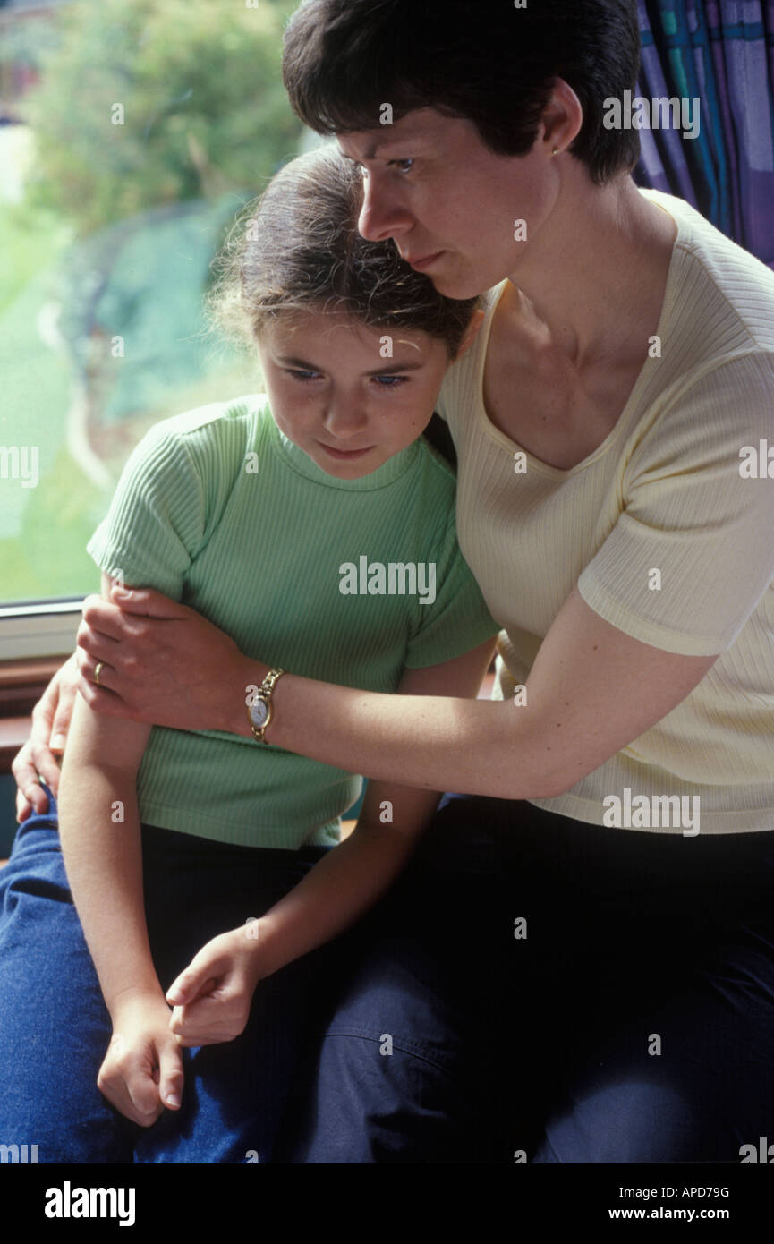 Trauer kind -Fotos und -Bildmaterial in hoher Auflösung – Alamy