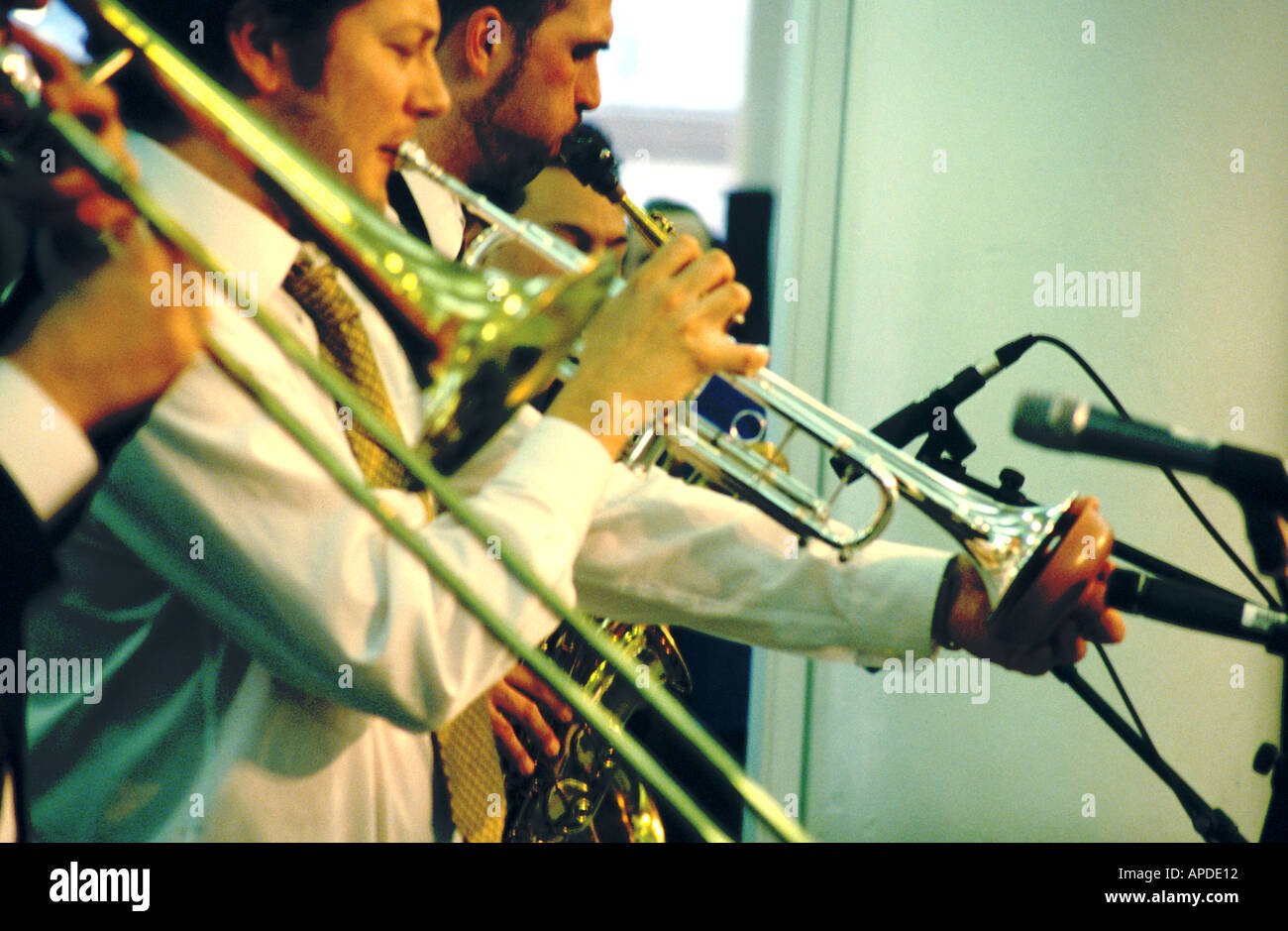 Swing jazz -Fotos und -Bildmaterial in hoher Auflösung – Alamy