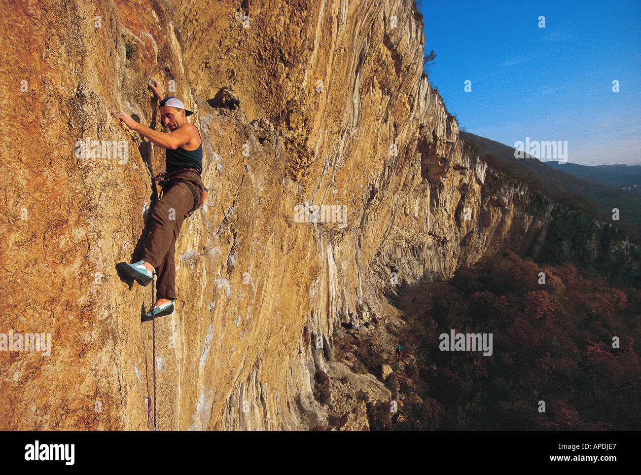 Rock climbing in misja pec -Fotos und -Bildmaterial in hoher Auflösung ...