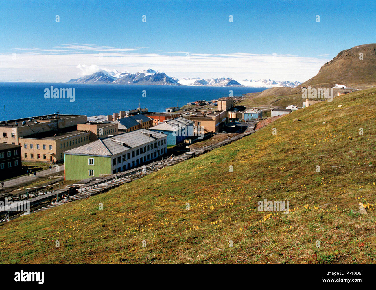 Barentsburg russian settlement svalbard spitsbergen -Fotos und ...