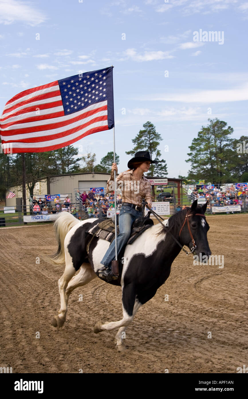 Rotes pferd mit reiter -Fotos und -Bildmaterial in hoher Auflösung – Alamy