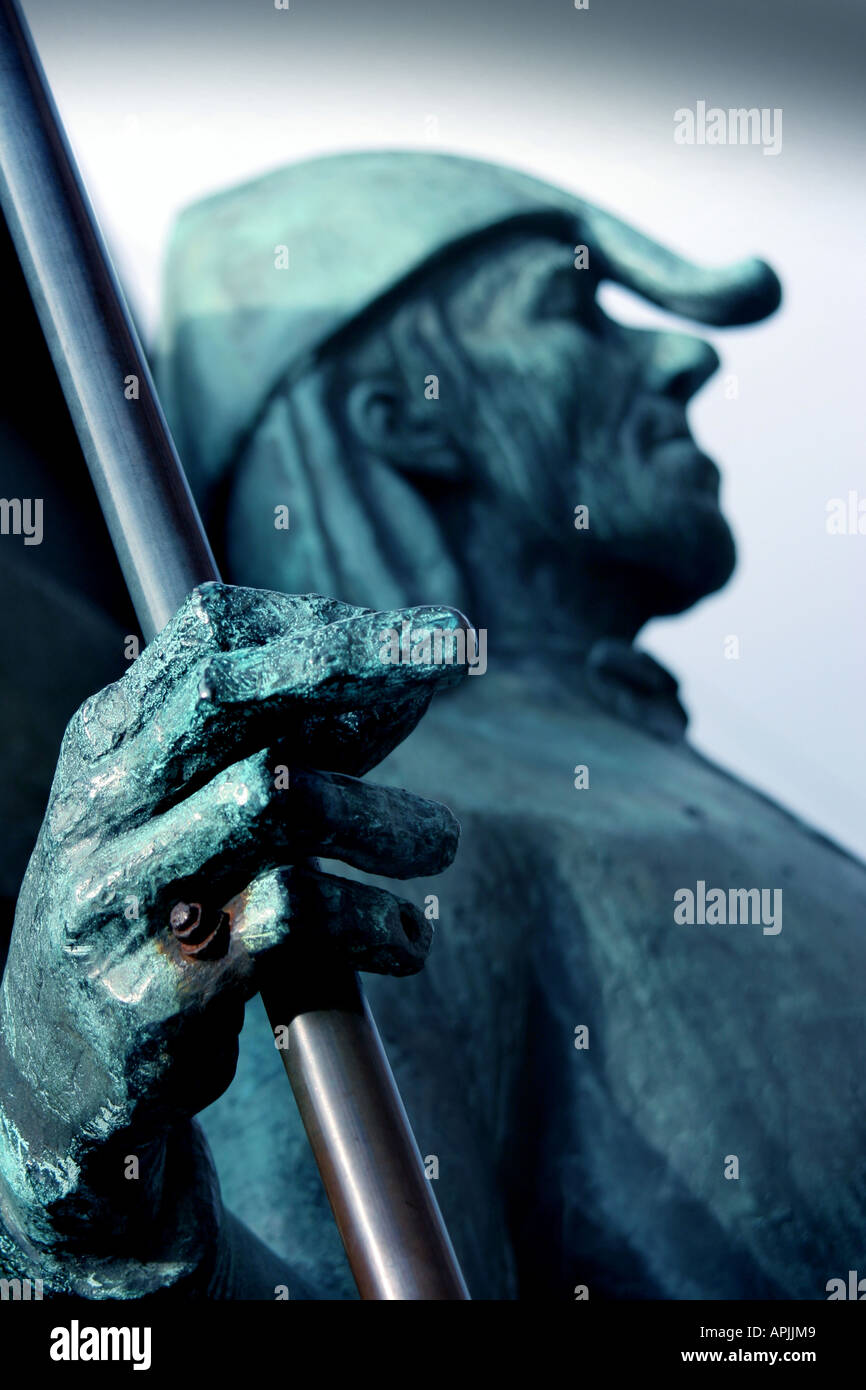 Wikinger statue bergen norwegen bronze -Fotos und -Bildmaterial in ...