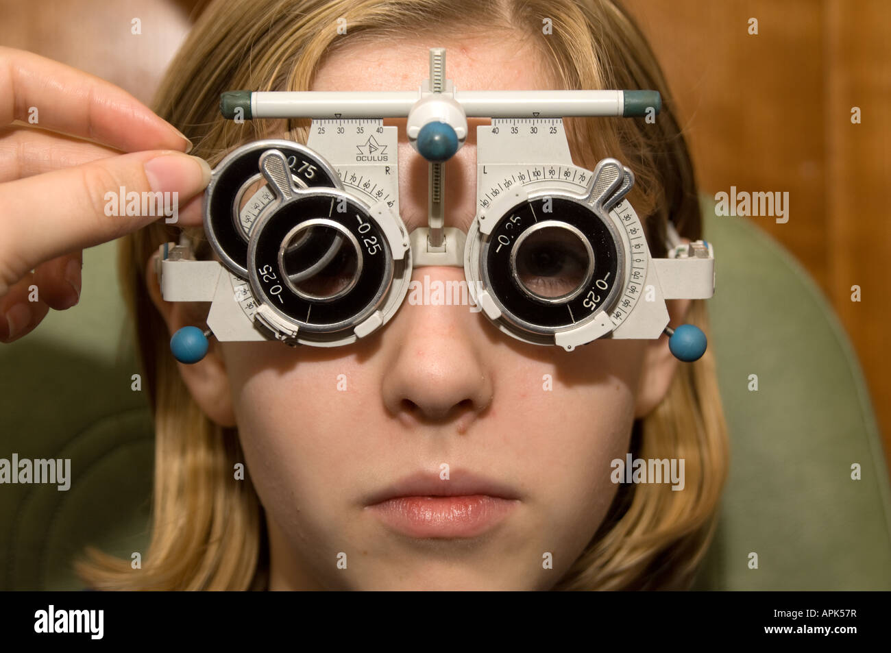 Augen getestet haben -Fotos und -Bildmaterial in hoher Auflösung – Alamy