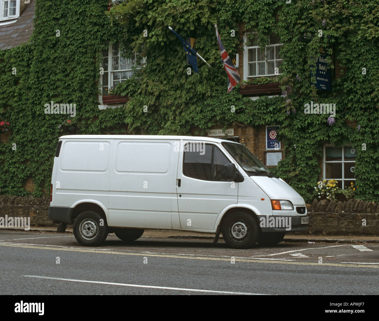 90er jahre ford van -Fotos und -Bildmaterial in hoher Auflösung – Alamy